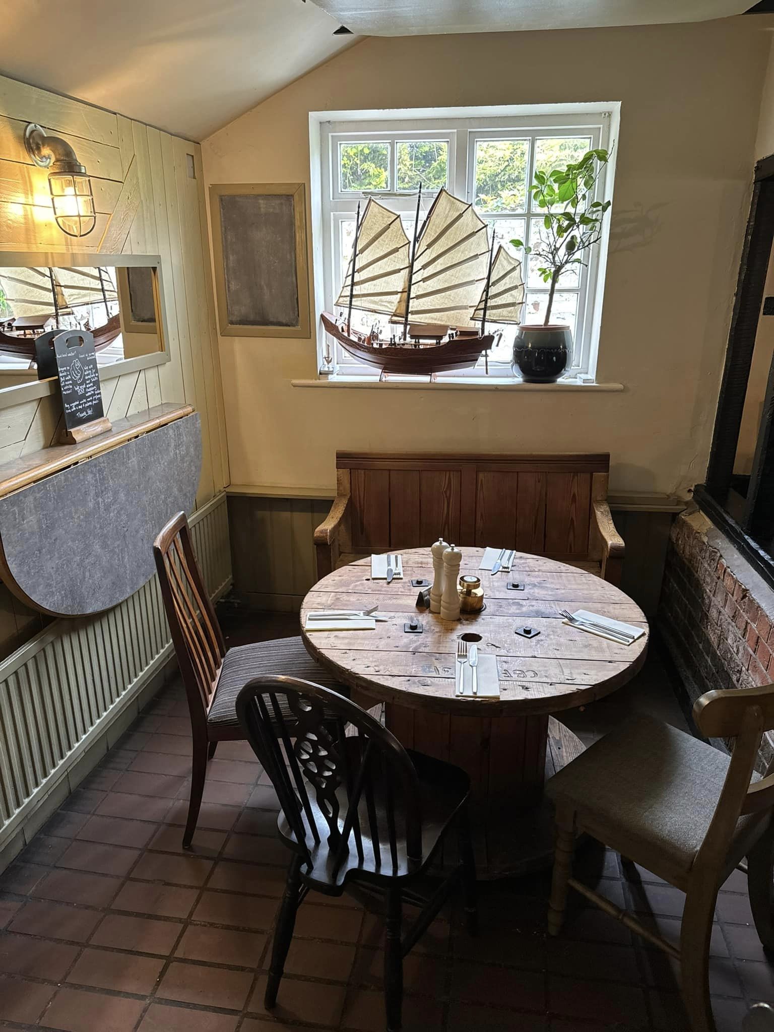 Brilliant countryside walk, and a great pub garden in Upham - Our Hampshire