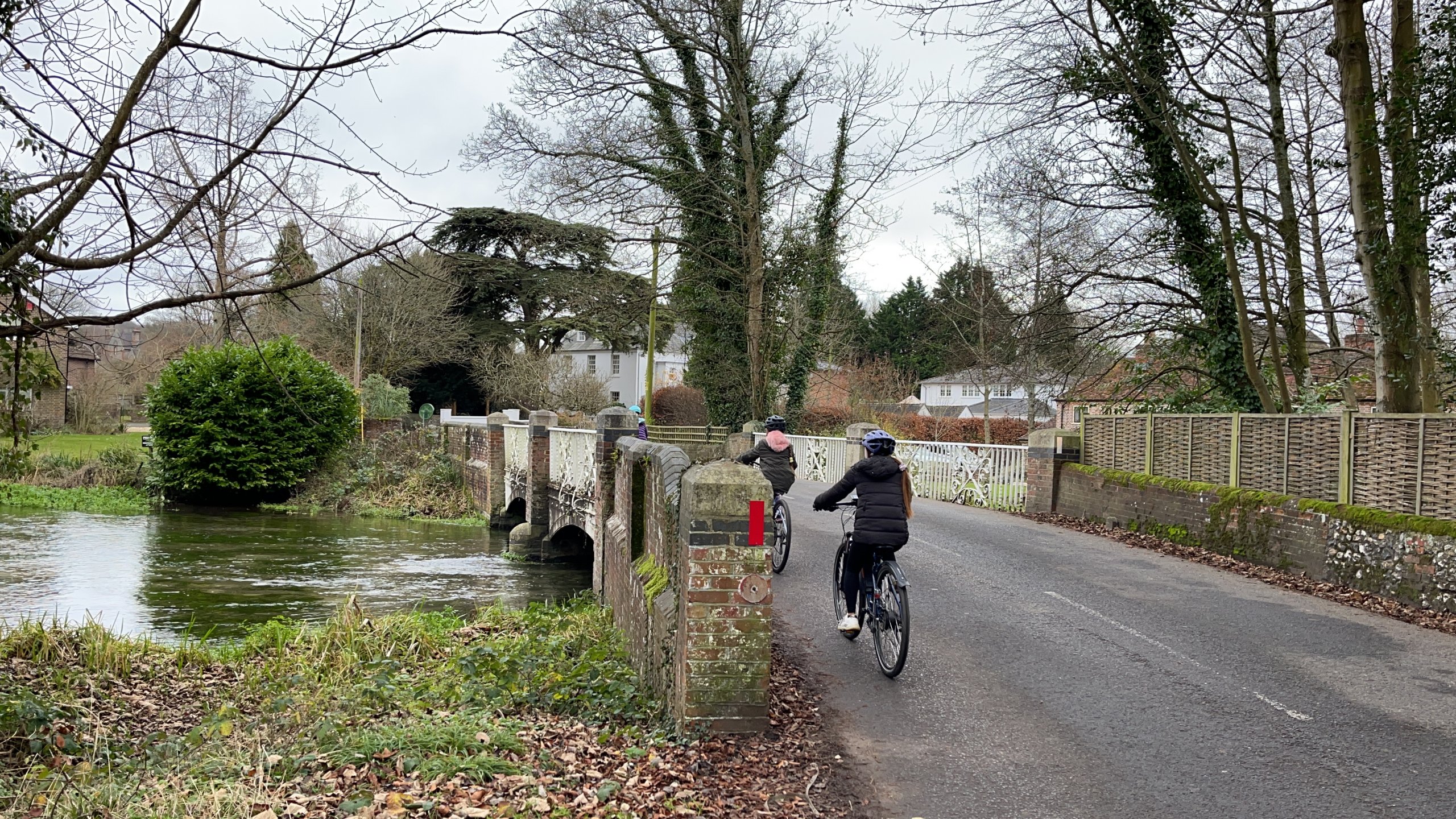 An easy cycling trail in the Winchester area with the kids - Our Hampshire